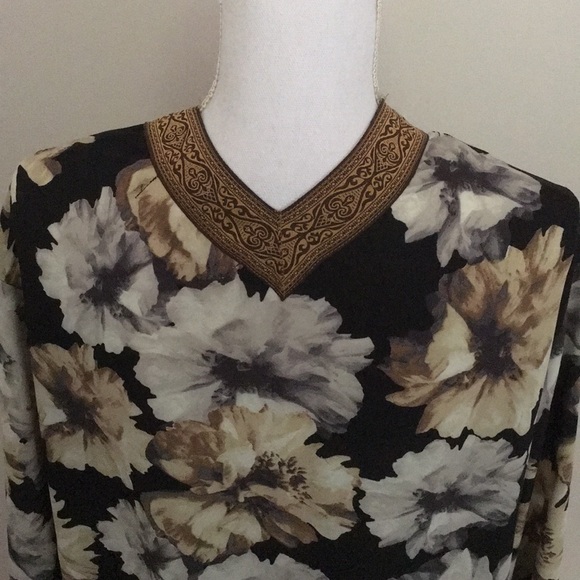 Mimi Chica | Tops | Mimi Chica Floral Kimono | Poshmark